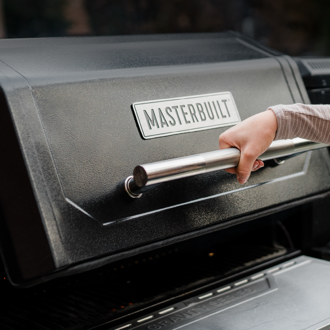 Masterbuilt Gravity Series® XT Digital Charcoal Grill + Smoker ...