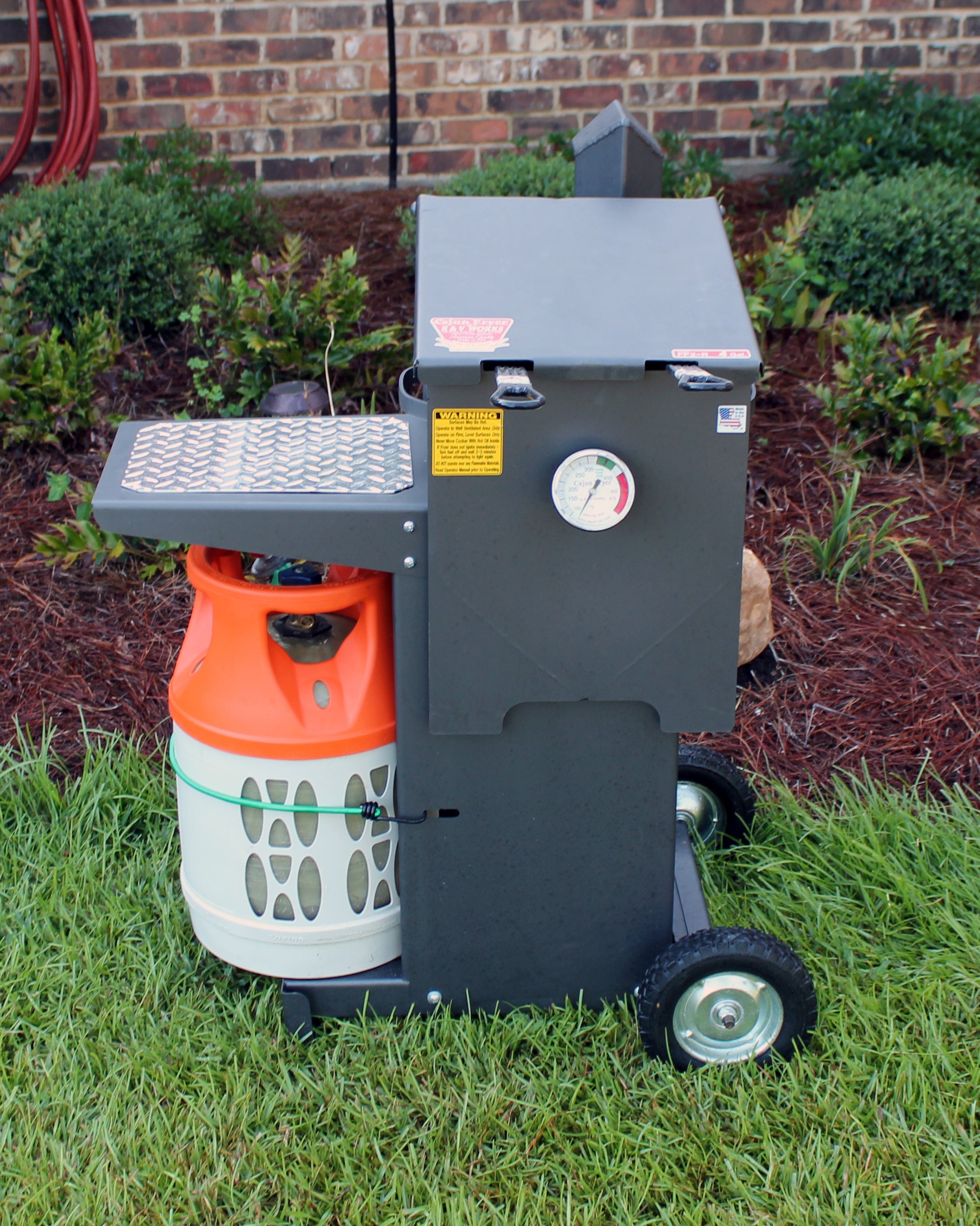Cajun Fryer Ff2r St 4 Gallon Propane Gas Deep Fryer With Stand And 2